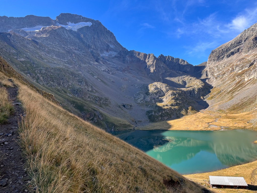 Le lac de la Muzelle, une pépite au coeur des Écrins - Découvrir les Alpes